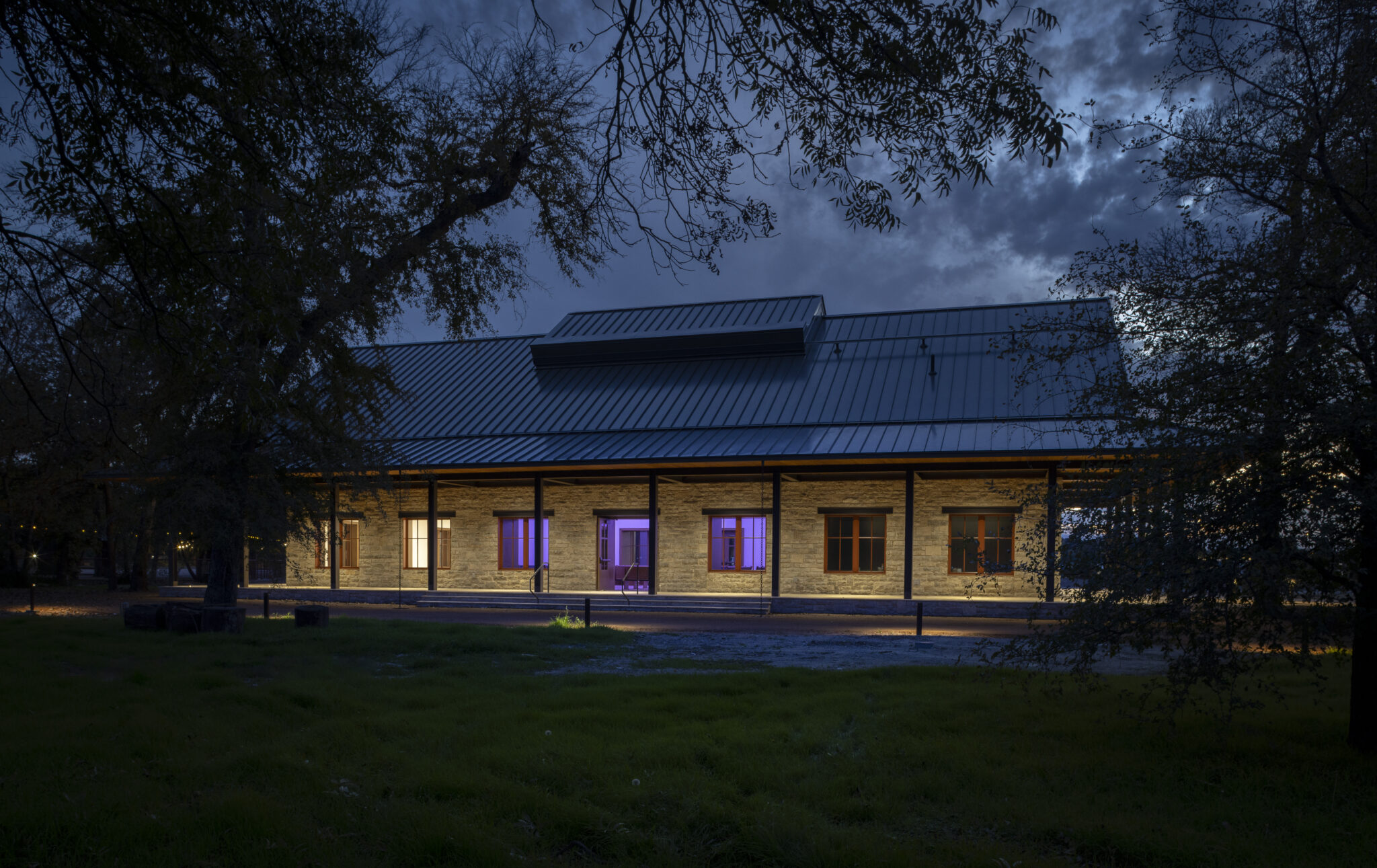 Keith House| Modern Day Meeting House for North Texas